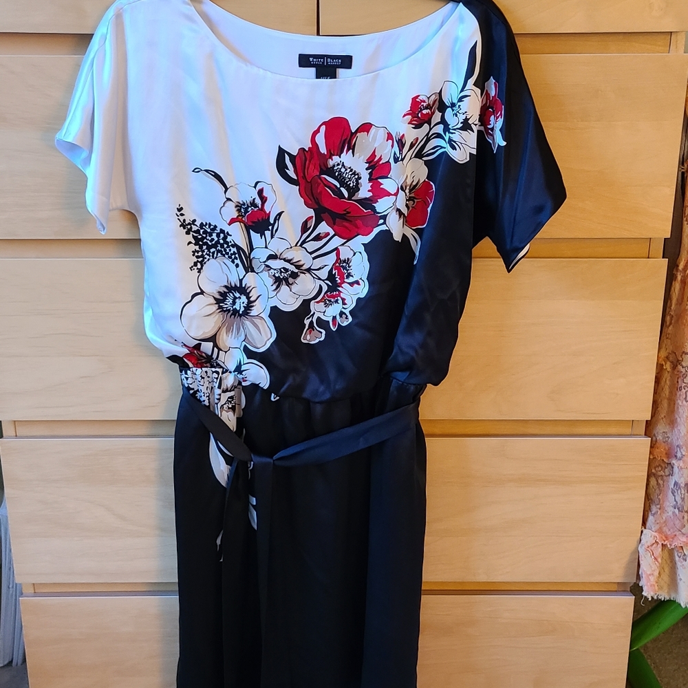 Light Silk Dress With Beautiful Pattern - Gem